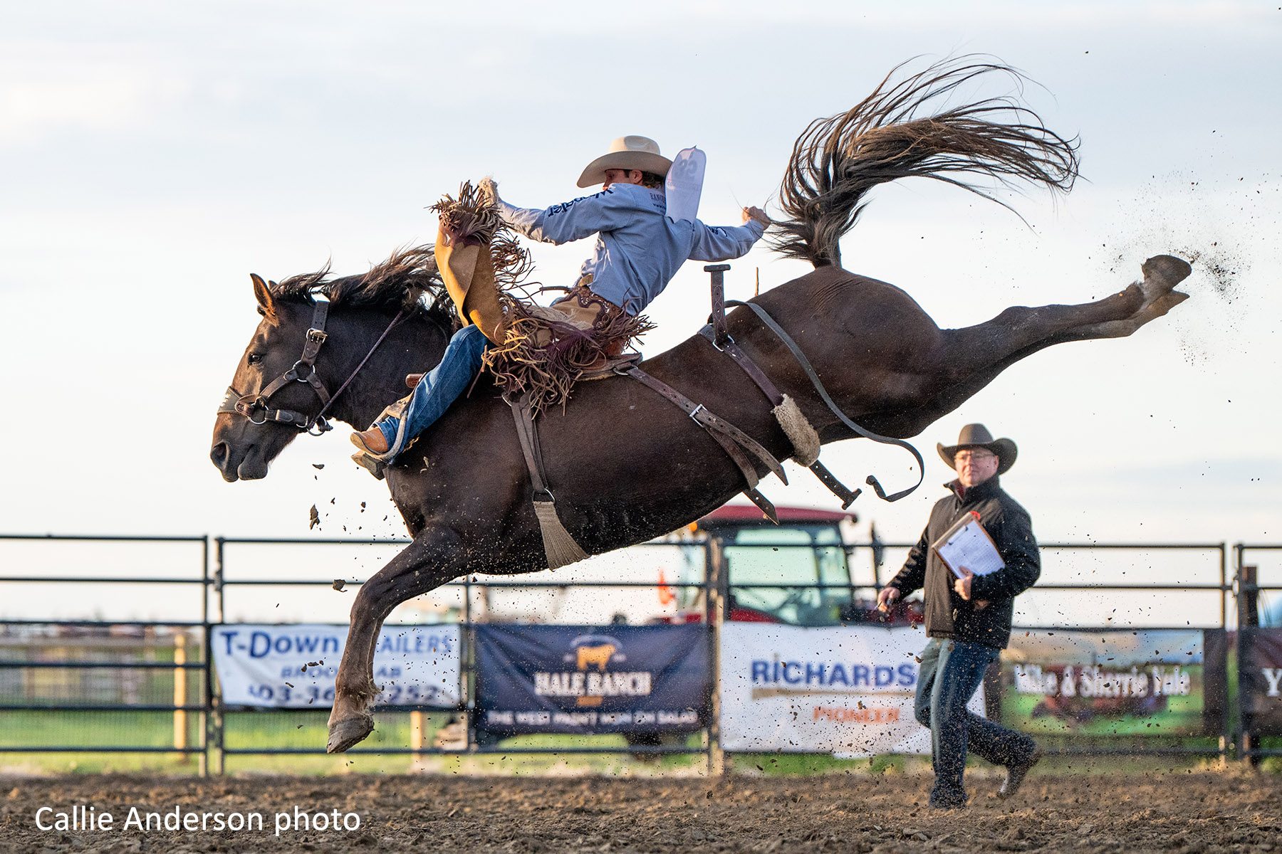 Gunners Bronc Battle – Canadian Pro Rodeo Association
